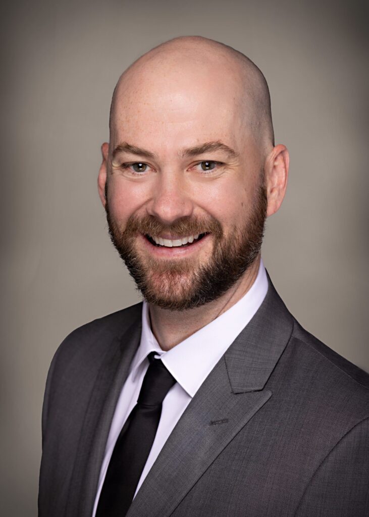 Meet Our Team: Spine Surgeons and PAs of DISC